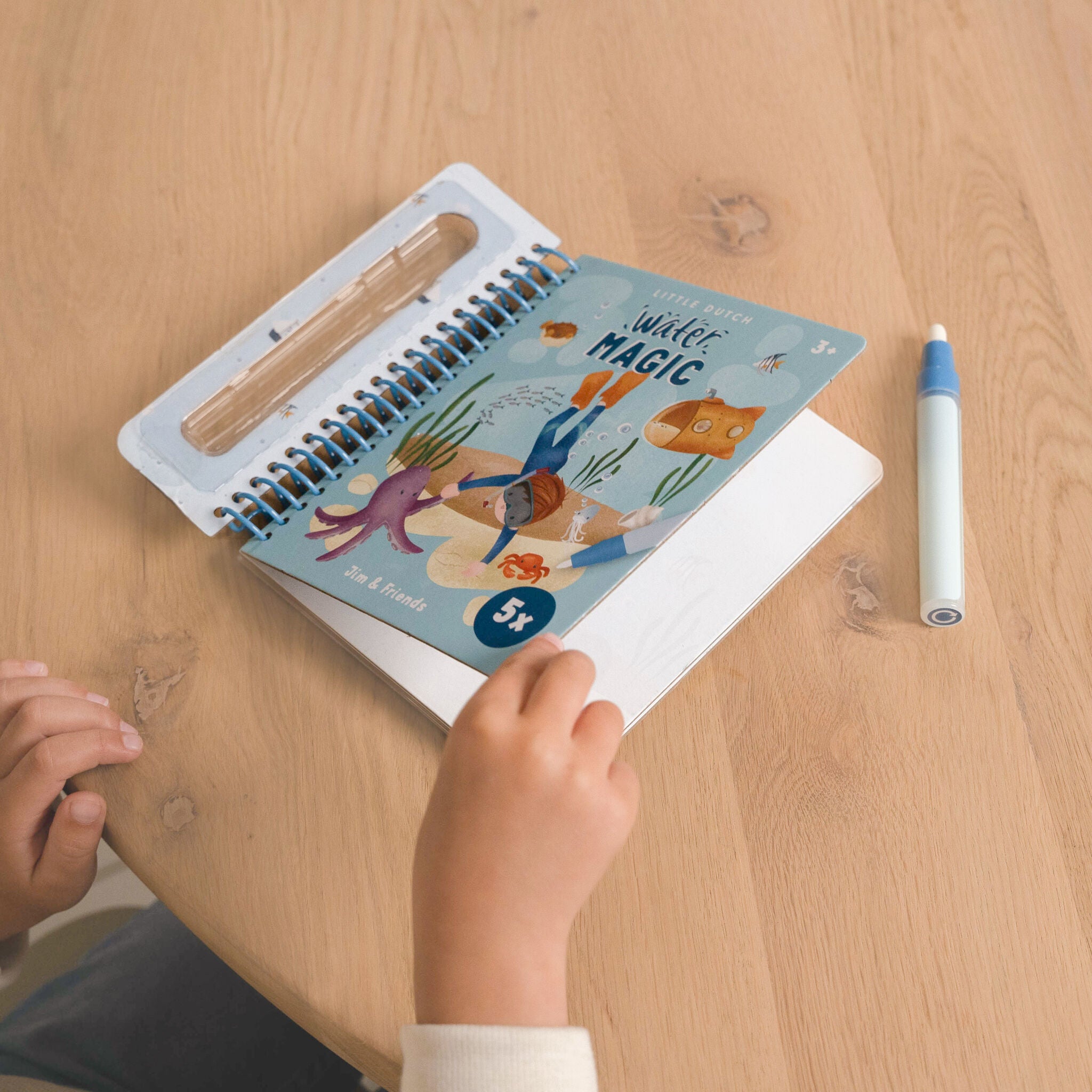 Water reveal book - Jim & Friends – All The Kids